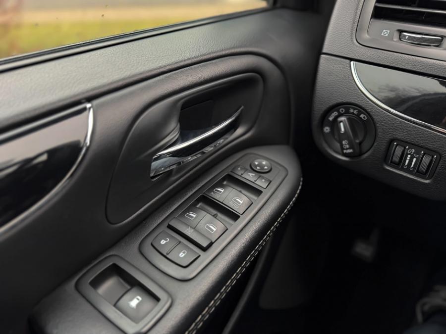 Pelēks Lancia Voyager 2015 Rīga, ar dzinēja tilpumu 2.80 L un nobraukumu 0 tūkst. km par 8500 €, foto 14 vietnē AUTOMOTO.COM.LV
