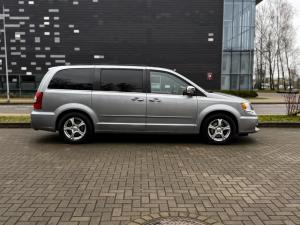 Pelēks Lancia Voyager 2015 Rīga, ar dzinēja tilpumu 2.80 L un nobraukumu 0 tūkst. km par 8500 €, foto 18 vietnē AUTOMOTO.COM.LV