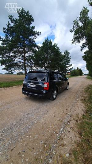 Grey Lancia Voyager 2011 in Kaunas, with an engine capacity of 2.80 L and mileage of 228 thousand km for 6300 €, photo 5 on AUTOMOTO.COM.LV
