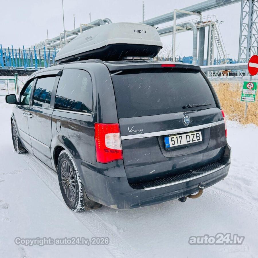 Pelēks Lancia Voyager 2011 Mardu, ar dzinēja tilpumu 2.80 L un nobraukumu 295 tūkst. km par 7500 €, foto 8 vietnē AUTOMOTO.COM.LV