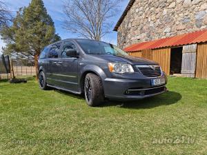 Grey Lancia Voyager 2011 in Tallinn, with an engine capacity of 2.80 L and mileage of 394 thousand km for 3999 €, photo  on AUTOMOTO.COM.LV
