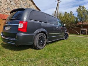 Grey Lancia Voyager 2011 in Tallinn, with an engine capacity of 2.80 L and mileage of 394 thousand km for 3999 €, photo 5 on AUTOMOTO.COM.LV