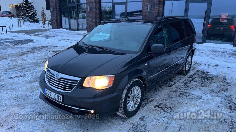 Pelēks Lancia Voyager 2012 Tallina, ar dzinēja tilpumu 2.80 L un nobraukumu 240 tūkst. km par 7999 €, foto 9 vietnē AUTOMOTO.COM.LV