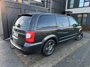 Pelēks Lancia Voyager 2012 Tartu, ar dzinēja tilpumu 2.80 L un nobraukumu 358 tūkst. km par 5599 €, foto 4 vietnē AUTOMOTO.COM.LV