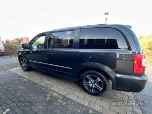 Pelēks Lancia Voyager 2012 Tartu, ar dzinēja tilpumu 2.80 L un nobraukumu 358 tūkst. km par 5599 €, foto 6 vietnē AUTOMOTO.COM.LV