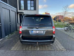 Pelēks Lancia Voyager 2012 Tartu, ar dzinēja tilpumu 2.80 L un nobraukumu 358 tūkst. km par 5599 €, foto 8 vietnē AUTOMOTO.COM.LV