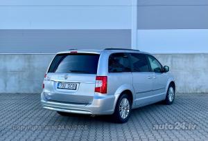 Grey Lancia Voyager 2012 in Tallinn, with an engine capacity of 2.80 L and mileage of 258 thousand km for 2700 €, photo 4 on AUTOMOTO.COM.LV