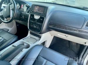 Grey Lancia Voyager 2012 in Tallinn, with an engine capacity of 2.80 L and mileage of 258 thousand km for 2700 €, photo 8 on AUTOMOTO.COM.LV