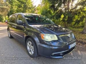 Pelēks Lancia Voyager 2012 Tallina, ar dzinēja tilpumu 2.80 L un nobraukumu 319 tūkst. km par 4999 €, foto  vietnē AUTOMOTO.COM.LV