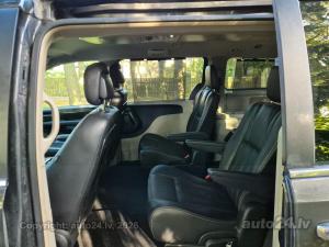 Pelēks Lancia Voyager 2012 Tallina, ar dzinēja tilpumu 2.80 L un nobraukumu 319 tūkst. km par 4999 €, foto 12 vietnē AUTOMOTO.COM.LV