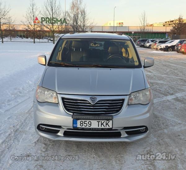 Pelēks Lancia Voyager 2013 Tartu, ar dzinēja tilpumu 2.80 L un nobraukumu 252 tūkst. km par 8700 €, foto 2 vietnē AUTOMOTO.COM.LV