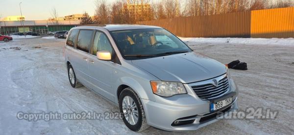 Pelēks Lancia Voyager 2013 Tartu, ar dzinēja tilpumu 2.80 L un nobraukumu 252 tūkst. km par 8700 €, foto 3 vietnē AUTOMOTO.COM.LV