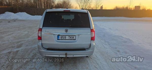 Pelēks Lancia Voyager 2013 Tartu, ar dzinēja tilpumu 2.80 L un nobraukumu 252 tūkst. km par 8700 €, foto 4 vietnē AUTOMOTO.COM.LV