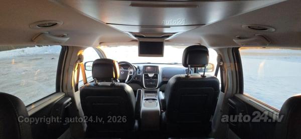 Pelēks Lancia Voyager 2013 Tartu, ar dzinēja tilpumu 2.80 L un nobraukumu 252 tūkst. km par 8700 €, foto 9 vietnē AUTOMOTO.COM.LV