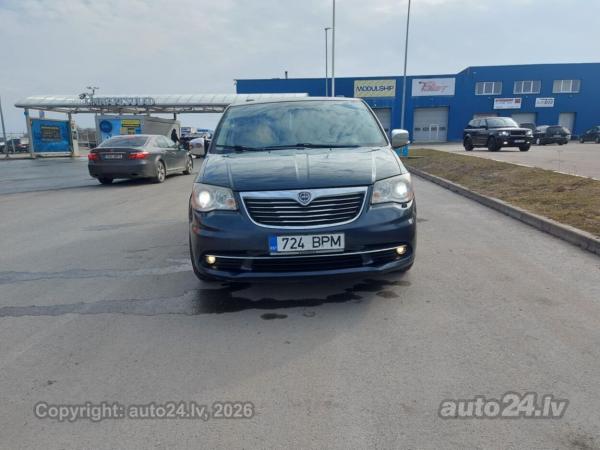 Grey Lancia Voyager 2013 in Tallinn, with an engine capacity of 2.80 L and mileage of 270 thousand km for 6500 €, photo 2 on AUTOMOTO.COM.LV