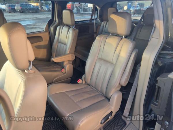 Pelēks Lancia Voyager 2013 Jegeva, ar dzinēja tilpumu 2.80 L un nobraukumu 84 tūkst. km par 12500 €, foto 4 vietnē AUTOMOTO.COM.LV