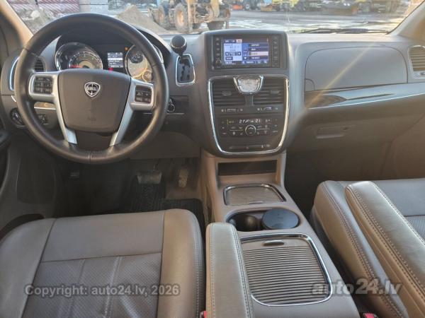 Pelēks Lancia Voyager 2013 Jegeva, ar dzinēja tilpumu 2.80 L un nobraukumu 84 tūkst. km par 12500 €, foto 5 vietnē AUTOMOTO.COM.LV