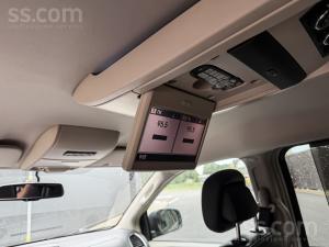 Pelēks Lancia Voyager 2013 Jelgava, ar dzinēja tilpumu 2.80 L un nobraukumu 340 tūkst. km par 6995 €, foto 13 vietnē AUTOMOTO.COM.LV