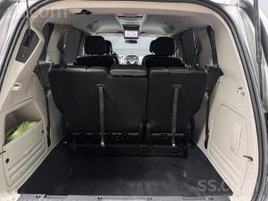 Pelēks Lancia Voyager 2013 Jelgava, ar dzinēja tilpumu 2.80 L un nobraukumu 340 tūkst. km par 6995 €, foto 15 vietnē AUTOMOTO.COM.LV