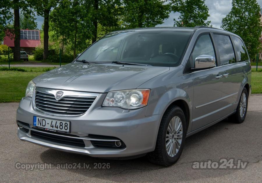 Pelēks Lancia Voyager 2013 Cēsis, ar dzinēja tilpumu 2.80 L un nobraukumu 220 tūkst. km par 10300 €, foto 3 vietnē AUTOMOTO.COM.LV