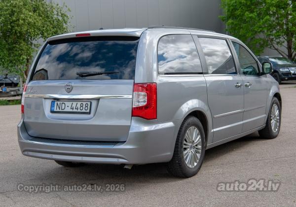 Pelēks Lancia Voyager 2013 Cēsis, ar dzinēja tilpumu 2.80 L un nobraukumu 220 tūkst. km par 10300 €, foto 6 vietnē AUTOMOTO.COM.LV