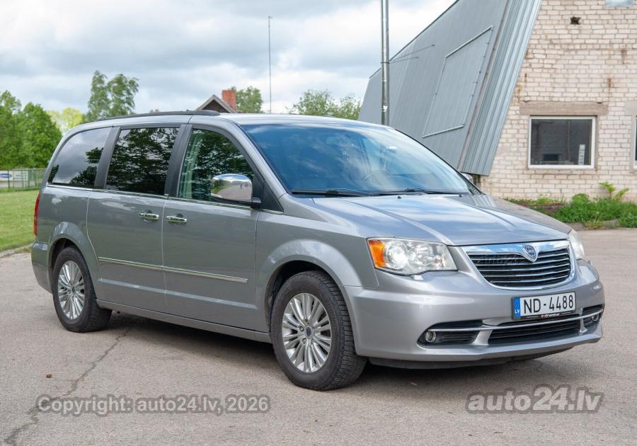 Pelēks Lancia Voyager 2013 Cēsis, ar dzinēja tilpumu 2.80 L un nobraukumu 220 tūkst. km par 10300 €, foto 8 vietnē AUTOMOTO.COM.LV