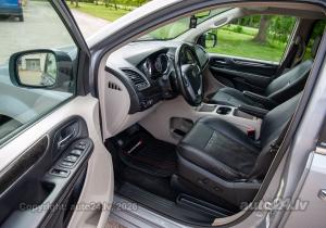 Pelēks Lancia Voyager 2013 Cēsis, ar dzinēja tilpumu 2.80 L un nobraukumu 220 tūkst. km par 10300 €, foto 12 vietnē AUTOMOTO.COM.LV