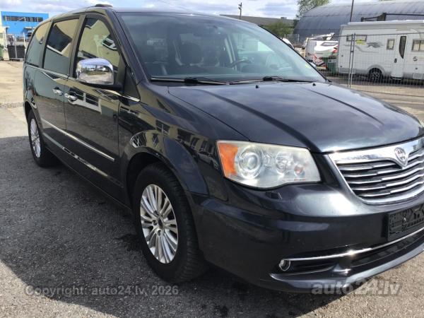 Pelēks Lancia Voyager 2014 Tartu, ar dzinēja tilpumu 2.80 L un nobraukumu 170 tūkst. km par 7990 €, foto 1 vietnē AUTOMOTO.COM.LV