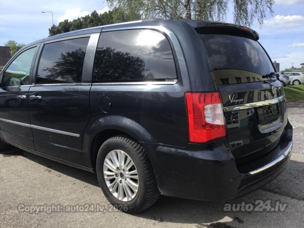 Pelēks Lancia Voyager 2014 Tartu, ar dzinēja tilpumu 2.80 L un nobraukumu 170 tūkst. km par 7990 €, foto 4 vietnē AUTOMOTO.COM.LV