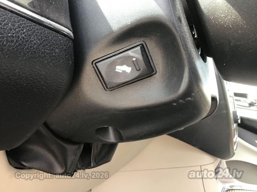 Серый Лянча Voyager 2014 в Тарту, объемом двигателя 2.80 л и пробегом 170 тыс. км за 7990 €, фото 11 на AUTOMOTO.COM.LV