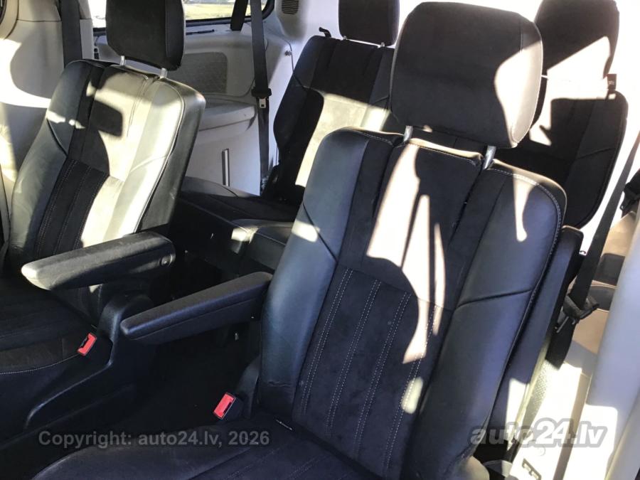 Серый Лянча Voyager 2014 в Тарту, объемом двигателя 2.80 л и пробегом 170 тыс. км за 7990 €, фото 28 на AUTOMOTO.COM.LV
