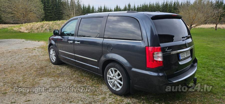 Pelēks Lancia Voyager 2014 Pērnava, ar dzinēja tilpumu 2.80 L un nobraukumu 292 tūkst. km par 7990 €, foto 3 vietnē AUTOMOTO.COM.LV