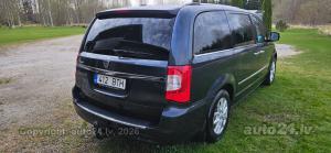 Pelēks Lancia Voyager 2014 Pērnava, ar dzinēja tilpumu 2.80 L un nobraukumu 292 tūkst. km par 7990 €, foto 4 vietnē AUTOMOTO.COM.LV