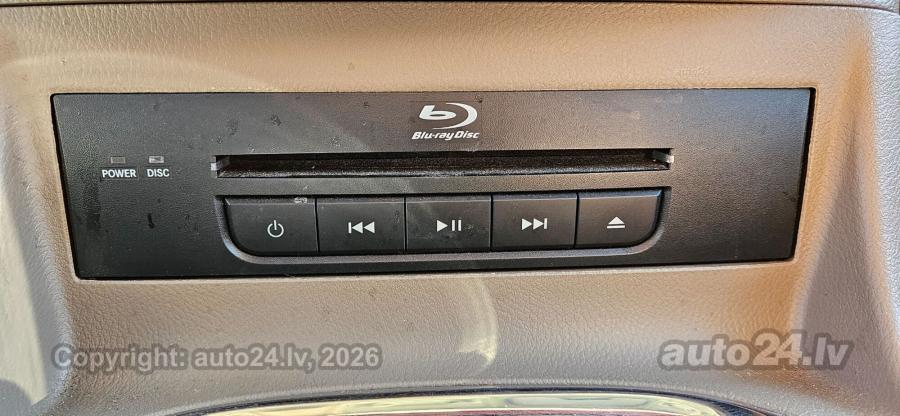 Pelēks Lancia Voyager 2014 Pērnava, ar dzinēja tilpumu 2.80 L un nobraukumu 292 tūkst. km par 7990 €, foto 12 vietnē AUTOMOTO.COM.LV