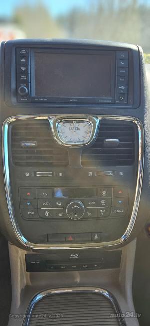 Pelēks Lancia Voyager 2014 Pērnava, ar dzinēja tilpumu 2.80 L un nobraukumu 292 tūkst. km par 7990 €, foto 14 vietnē AUTOMOTO.COM.LV