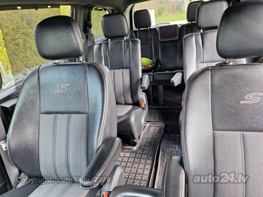 Pelēks Lancia Voyager 2015 Tallina, ar dzinēja tilpumu 2.80 L un nobraukumu 160 tūkst. km par 10000 €, foto 6 vietnē AUTOMOTO.COM.LV