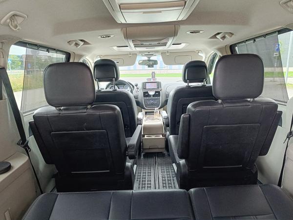 Lancia Voyager 2012 Tallina, ar dzinēja tilpumu 2.80 L un nobraukumu 218 tūkst. km par 6600 €, foto 9 vietnē AUTOMOTO.COM.LV
