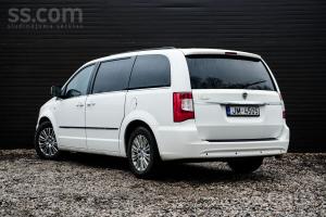 Lancia Voyager 2011 Rīga, ar dzinēja tilpumu 2.80 L un nobraukumu 0 tūkst. km par 5995 €, foto 4 vietnē AUTOMOTO.COM.LV
