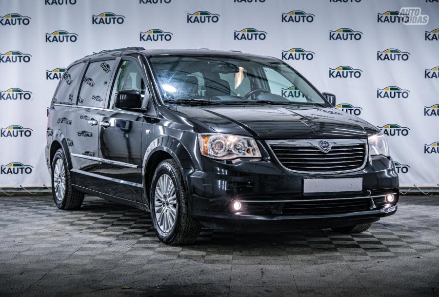 Lancia Voyager 2012 in Kaunas, with an engine capacity of 2.80 L and mileage of 224 thousand km for 7490 €, photo 2 on AUTOMOTO.COM.LV