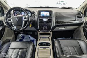 Lancia Voyager 2012 in Kaunas, with an engine capacity of 2.80 L and mileage of 224 thousand km for 7490 €, photo 8 on AUTOMOTO.COM.LV