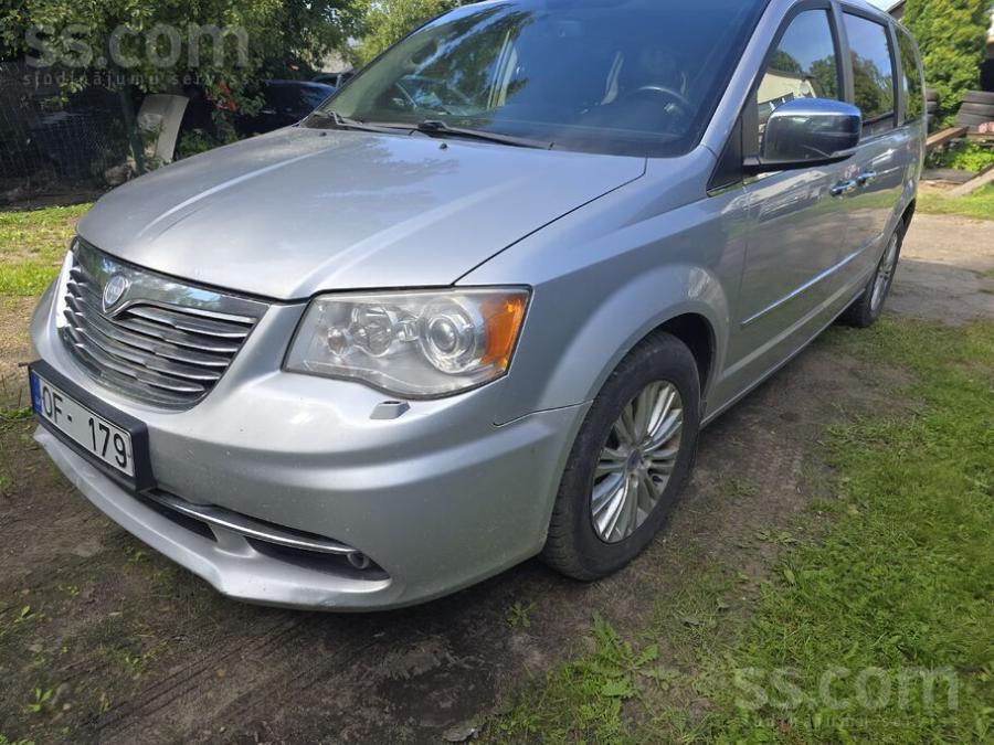 Lancia Voyager 2012 Rīga, ar dzinēja tilpumu 2.80 L un nobraukumu 0 tūkst. km par 8500 €, foto 4 vietnē AUTOMOTO.COM.LV