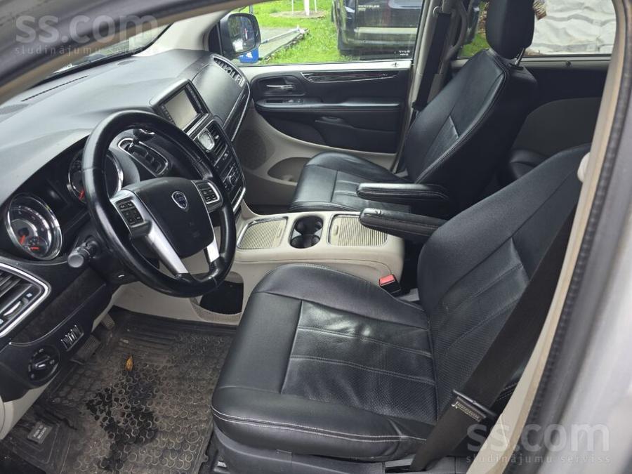 Lancia Voyager 2012 Rīga, ar dzinēja tilpumu 2.80 L un nobraukumu 0 tūkst. km par 8500 €, foto 11 vietnē AUTOMOTO.COM.LV