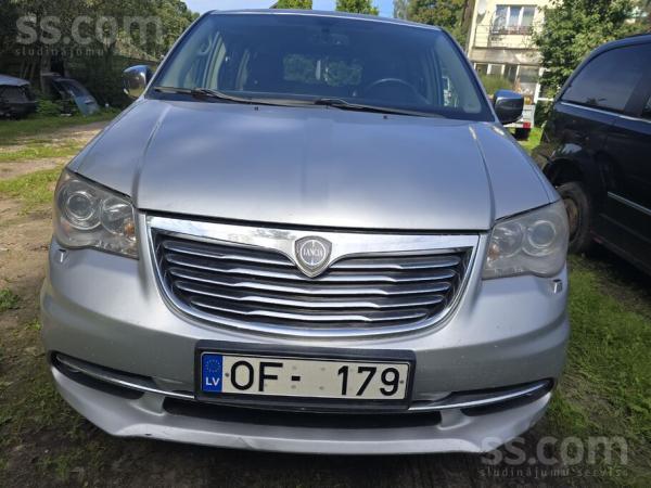 Lancia Voyager 2012 in Riga, with an engine capacity of 2.80 L and mileage of 0 thousand km for 7950 €, photo 1 on AUTOMOTO.COM.LV
