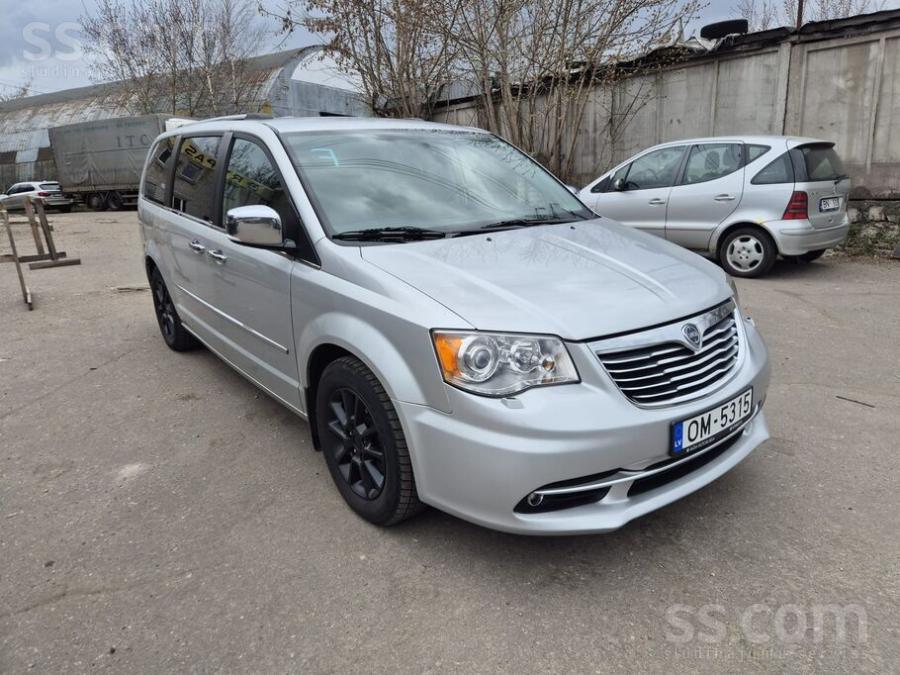 Lancia Voyager 2013 Rīga, ar dzinēja tilpumu 2.80 L un nobraukumu 360 tūkst. km par 6990 €, foto 3 vietnē AUTOMOTO.COM.LV