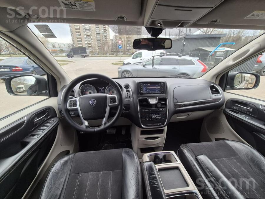 Lancia Voyager 2013 Rīga, ar dzinēja tilpumu 2.80 L un nobraukumu 360 tūkst. km par 6990 €, foto 12 vietnē AUTOMOTO.COM.LV