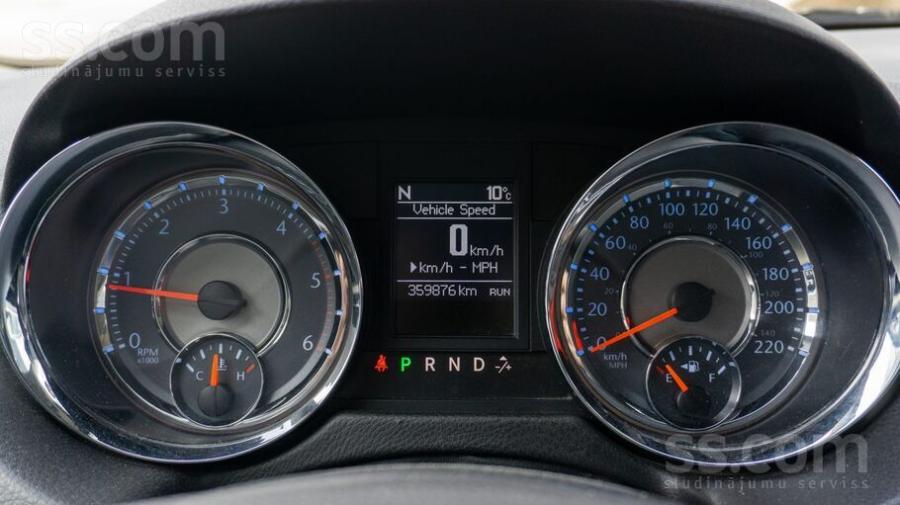 Lancia Voyager 2013 in Riga, with an engine capacity of 2.80 L and mileage of 360 thousand km for 6190 €, photo 19 on AUTOMOTO.COM.LV