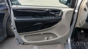 Lancia Voyager 2013 in Riga, with an engine capacity of 2.80 L and mileage of 360 thousand km for 6190 €, photo 21 on AUTOMOTO.COM.LV