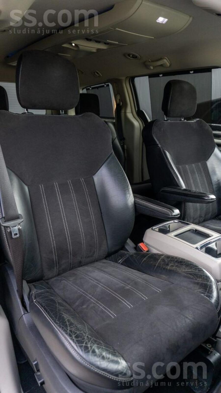 Lancia Voyager 2013 in Riga, with an engine capacity of 2.80 L and mileage of 360 thousand km for 6190 €, photo 23 on AUTOMOTO.COM.LV