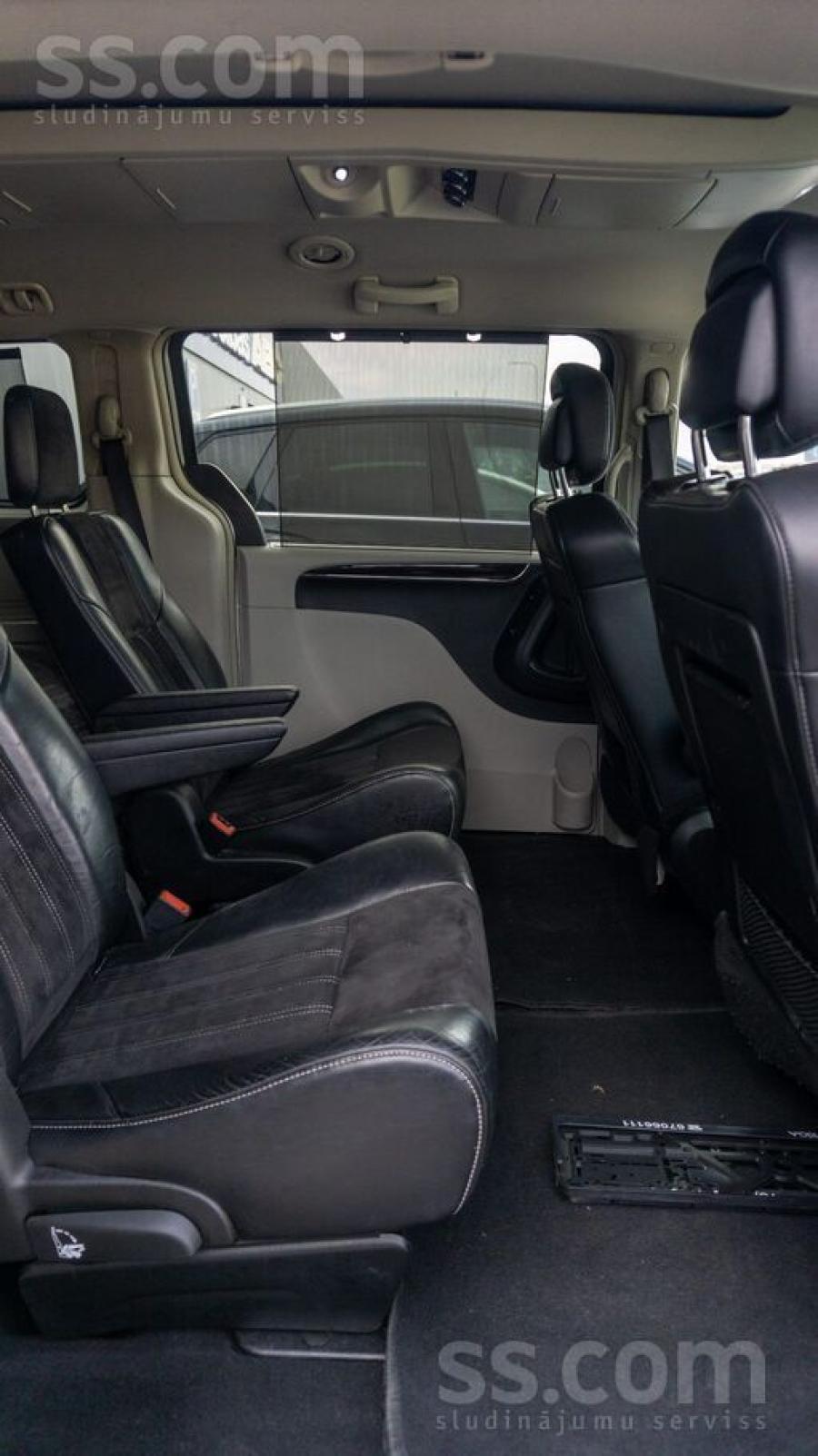 Lancia Voyager 2013 in Riga, with an engine capacity of 2.80 L and mileage of 360 thousand km for 6190 €, photo 25 on AUTOMOTO.COM.LV