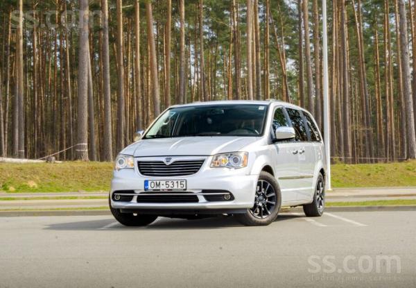 Lancia Voyager 2013 in Riga, with an engine capacity of 2.80 L and mileage of 360 thousand km for 5190 €, photo 1 on AUTOMOTO.COM.LV